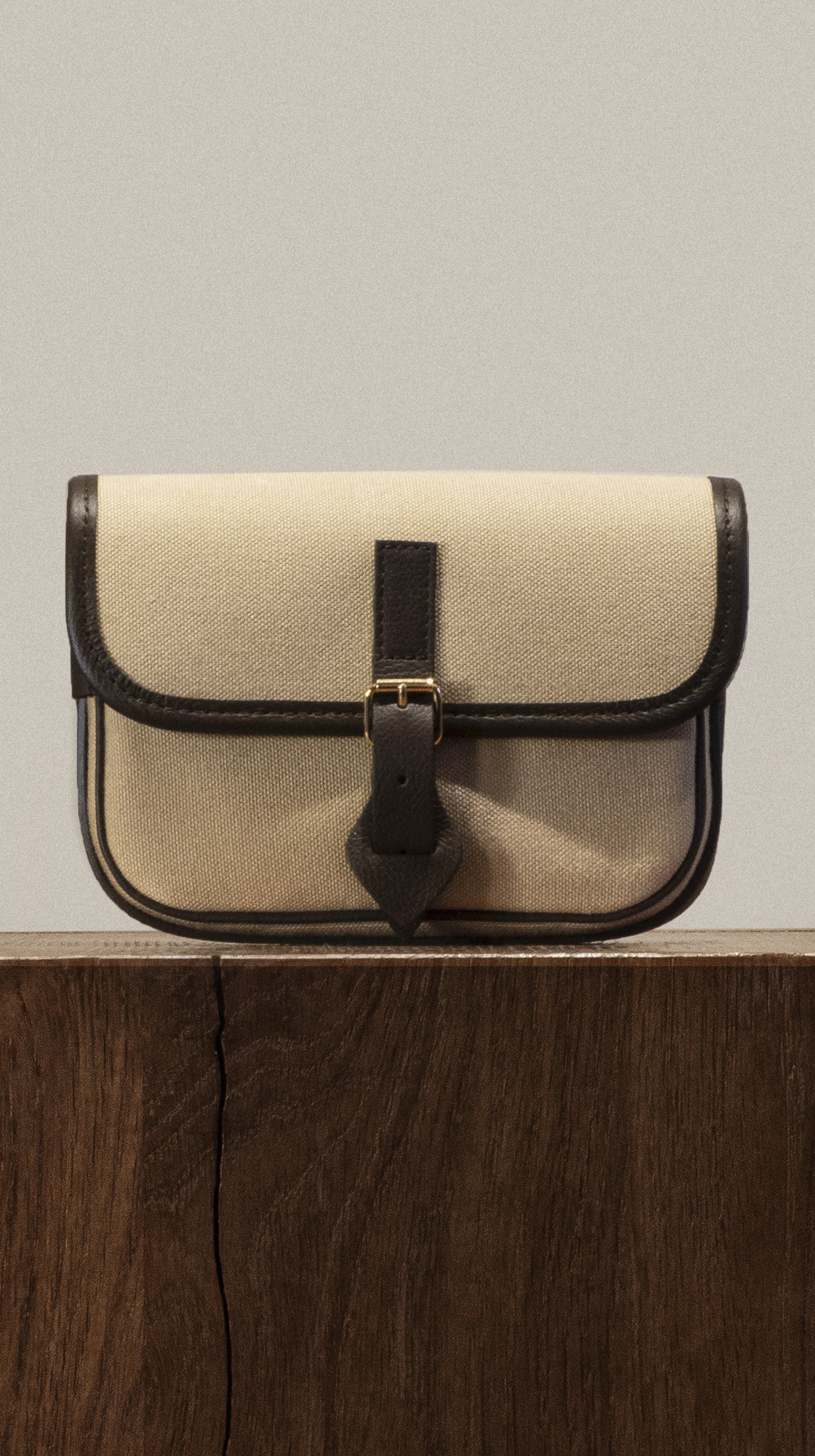 L/UNIFORM - The essentials - bags, luggages, and everyday accessories